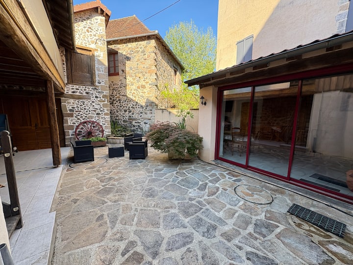 Petite Maison Pittoresque Avec Cour Privée - Beaulieu-sur-Dordogne