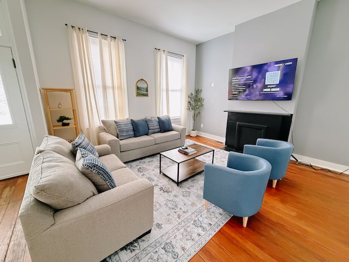 Contemporary Charm | 3-story Home In Petersburg - Petersburg, VA