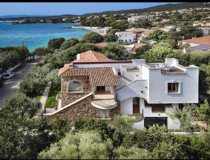 Villa Indipendente Fronte Mare - Olbia