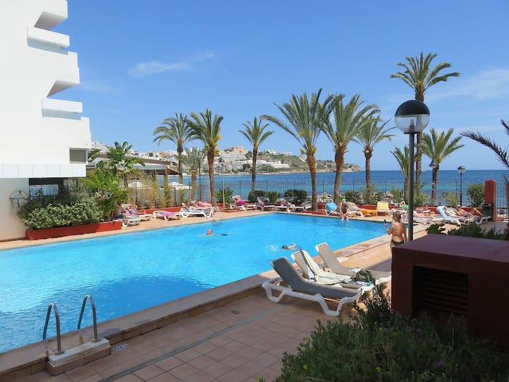 A Pie De Playa Con Piscina Y Vista Al Mar - Ibiza