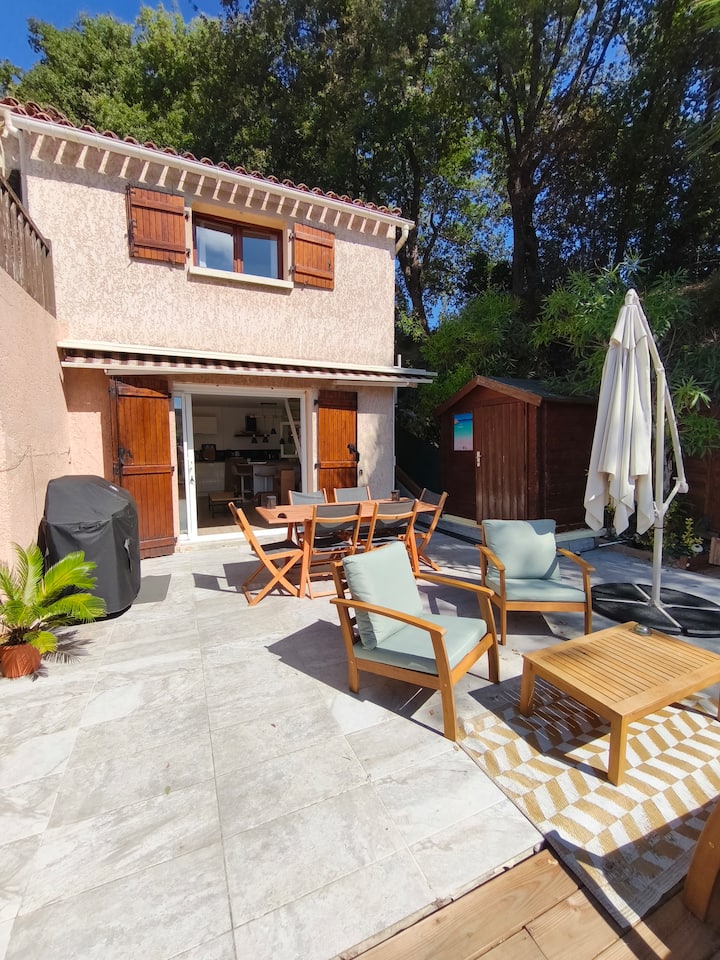 La Petite Maison Jacuzzi Au Son Des Cigales - Villeneuve-Loubet