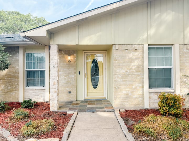 Peaceful Family Retreat - Garland, TX