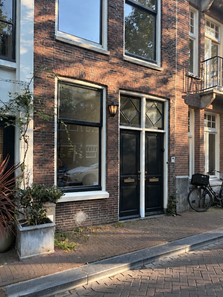 Authentiek Grachtenhuis In Het Hart Van Amsterdam - Amsterdam