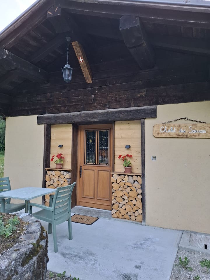 Petit Chalet Indépendant En Pleine Nature - Lac de Roselend
