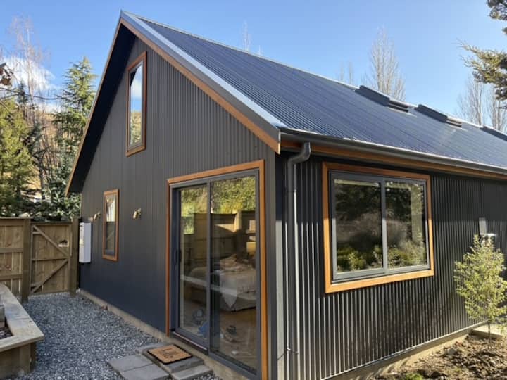Alpine Studio + Loft | Sleeps 4 | Adventure Base - Snow Farm NZ