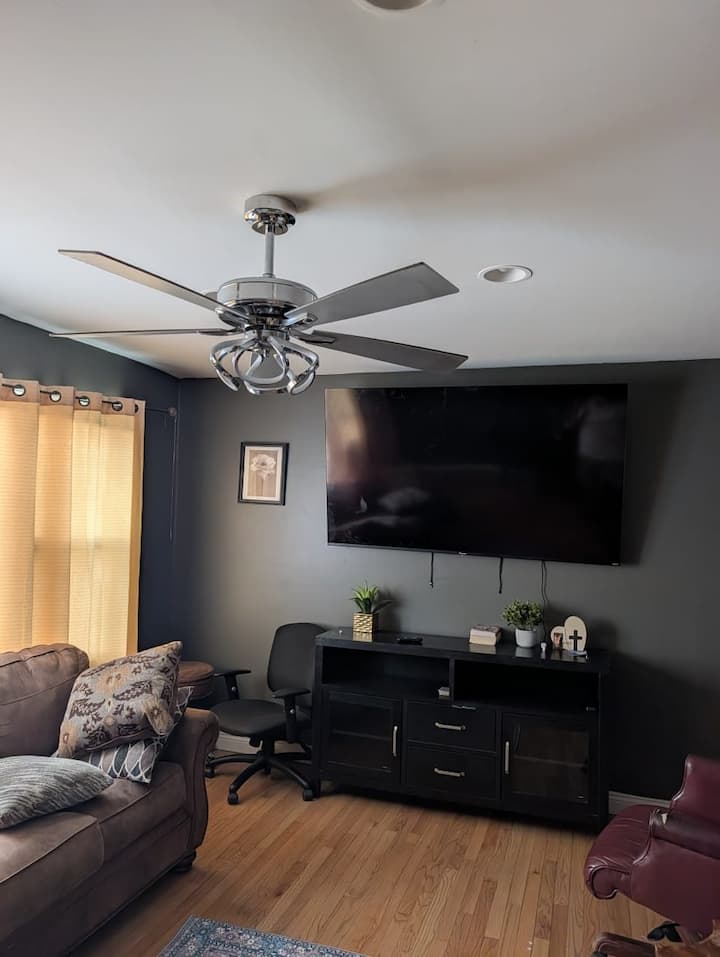Comfortable And Spacious Place - Chicago, IL