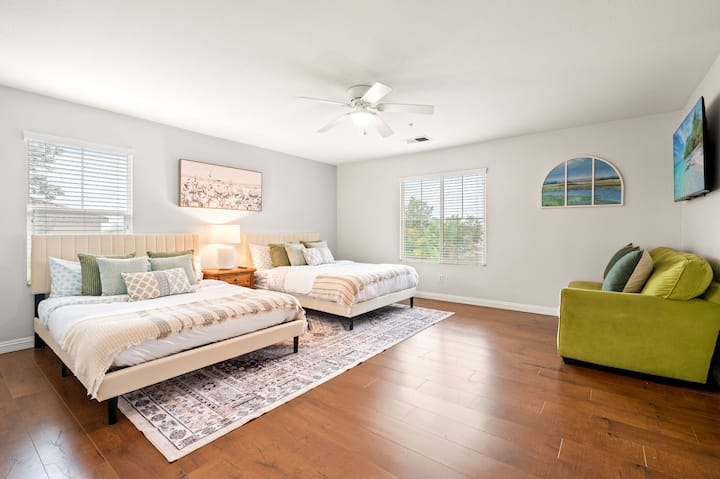 4br Family Stay/5 Bedsnear Victoria Gardens - Fontana, CA
