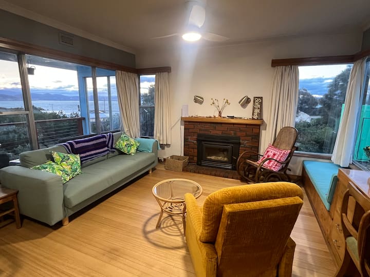 Bay Views And Beach Vibes - Primrose Sands