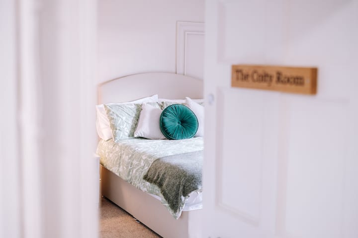 The Coity & The Dunraven Room @ The Caeffatri - Bridgend