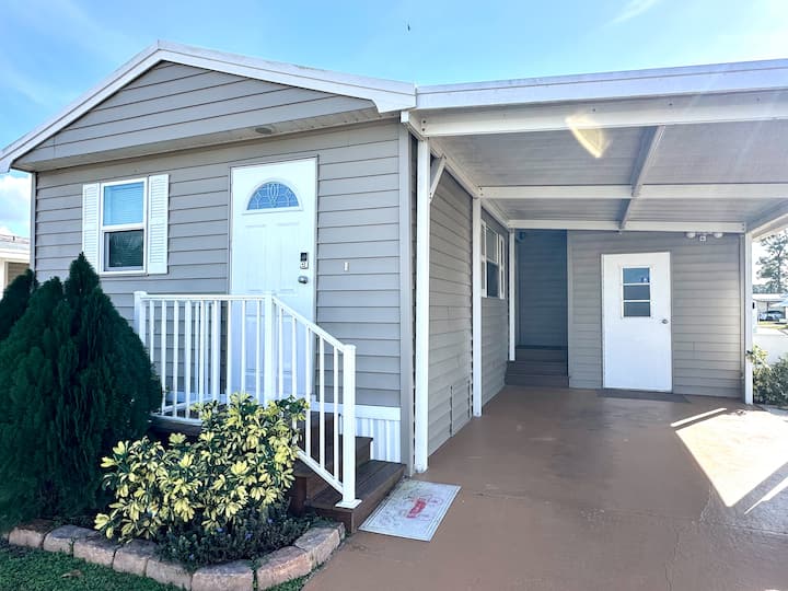 Lively Retreat - Sebring, FL