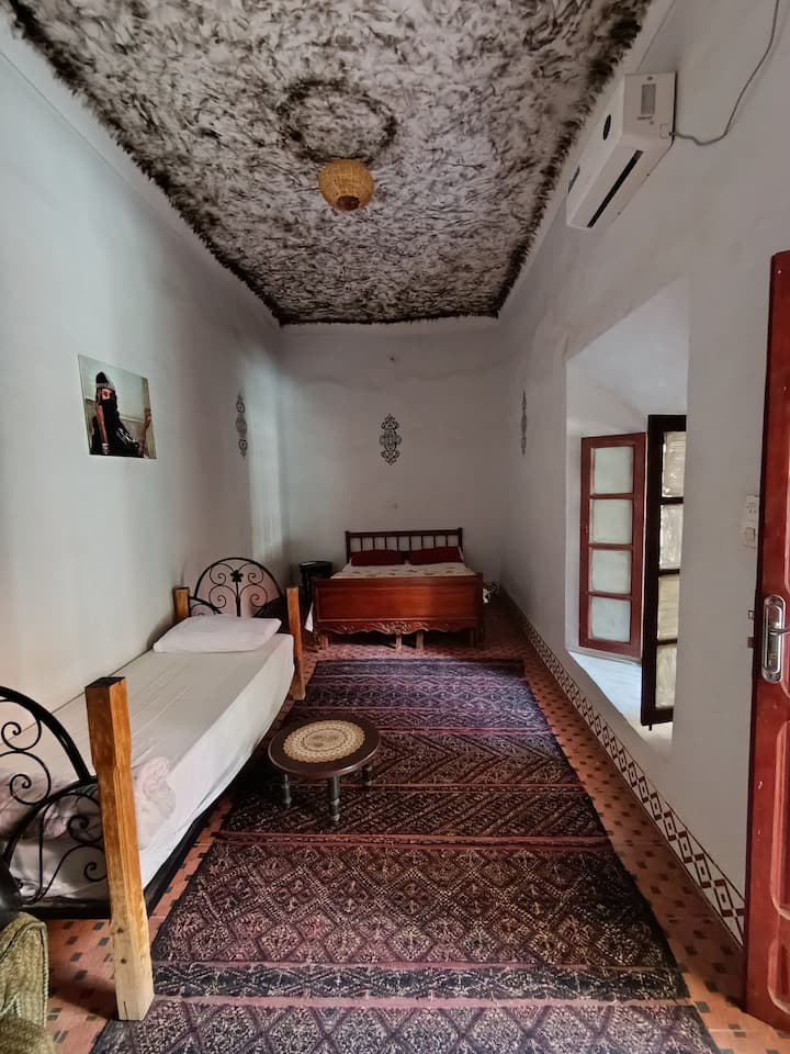 Air Conditioned Authentic Room In Riad Itry - Marrakech