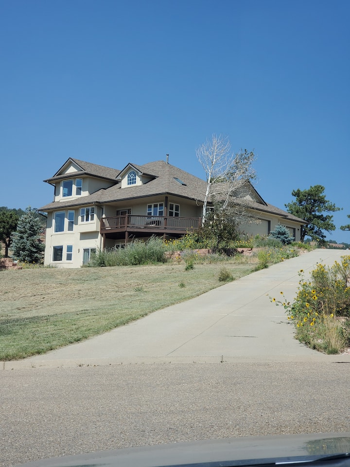 Lyons Mountaintop Retreat - Lyons, CO