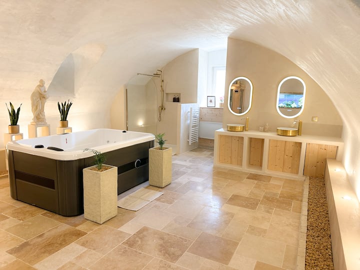 Vénus Spa Privatif, Jacuzzi & Sauna - L'Arbresle