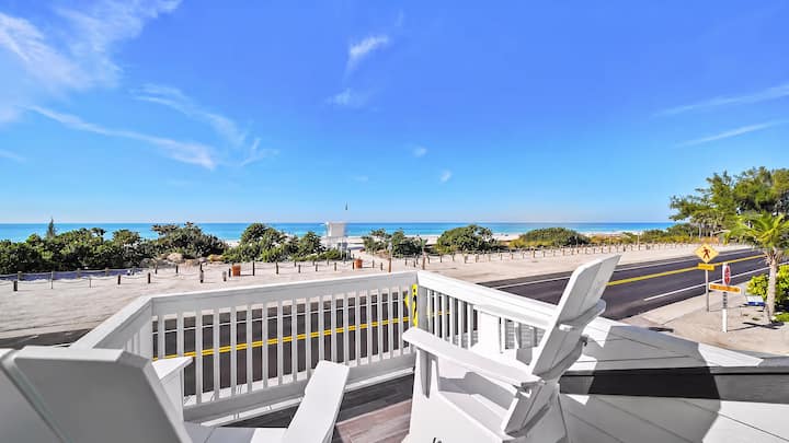 Beachfront · Heated Pool & Spa · Rooftop Views - Bradenton Beach, FL