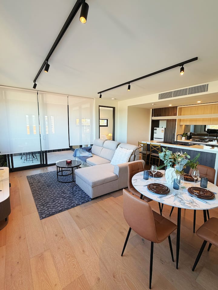 Spacious 2br Apt | Near Metro | Family Friendly - North Sydney