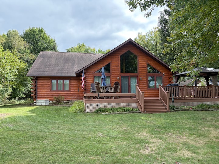 Peaceful Lakefront Cabin/fishing/dock/big Yard - Greenwood, WI