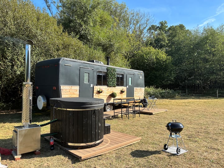 Beautifully Converted American Caravan - East Sussex