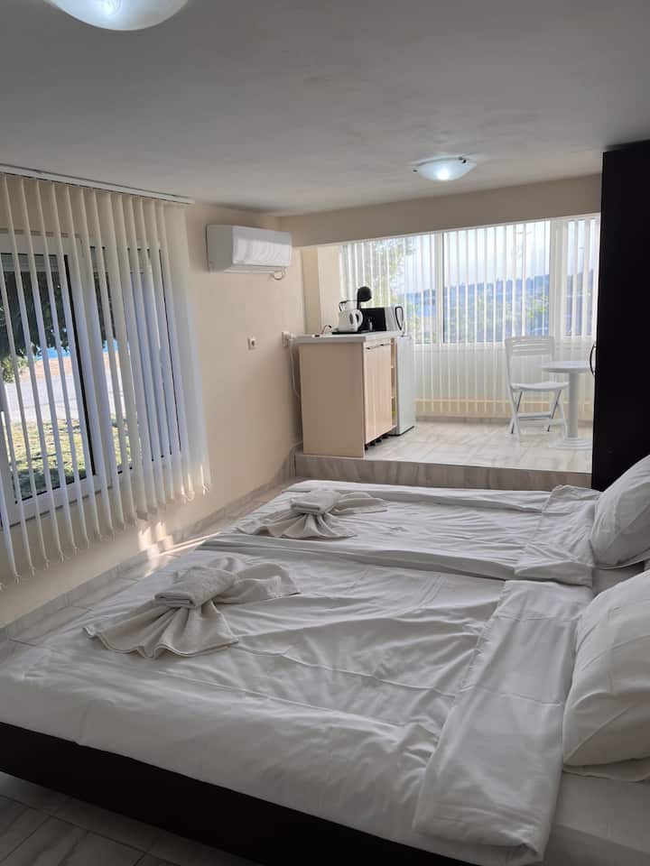 Nice Studio Flat Located On Pomorie Beach. - Pomorie
