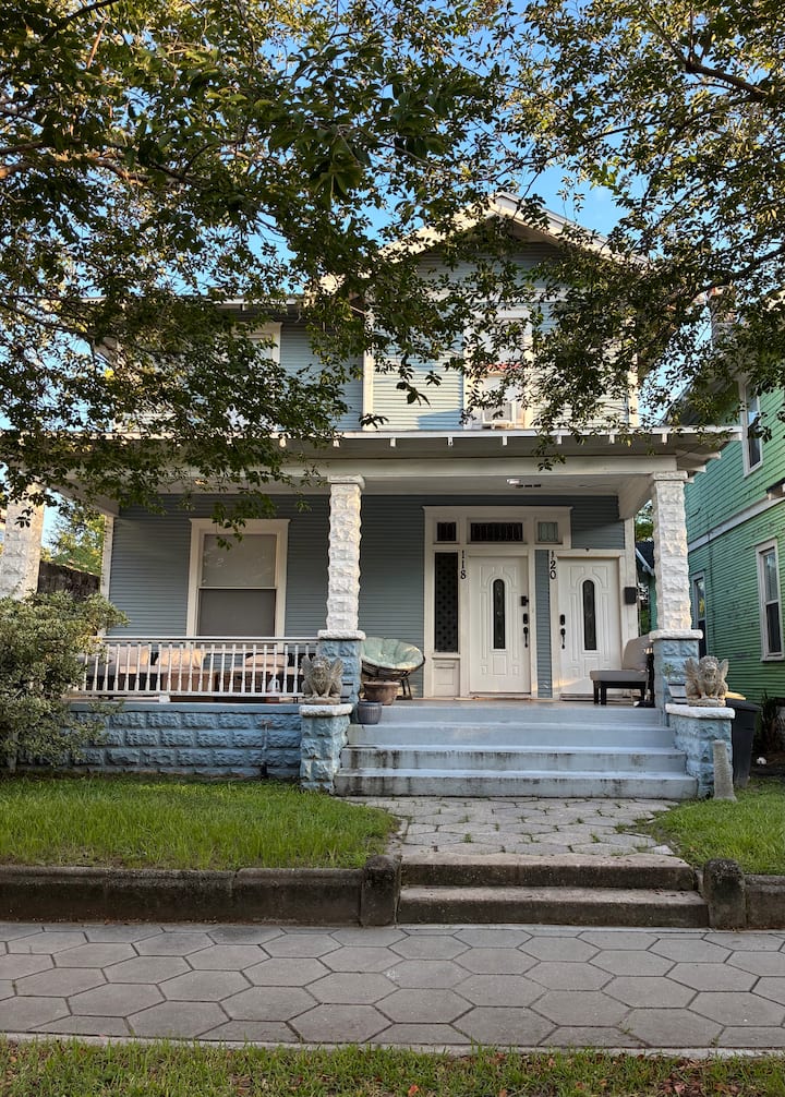 Historic Hub Jax - Jacksonville, FL
