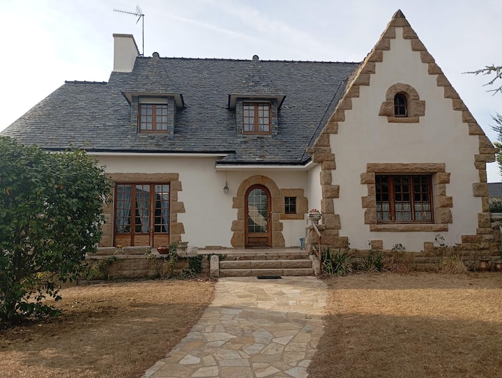 Maison Spacieuse Dans Bourg, Grand Jardin - Lannion