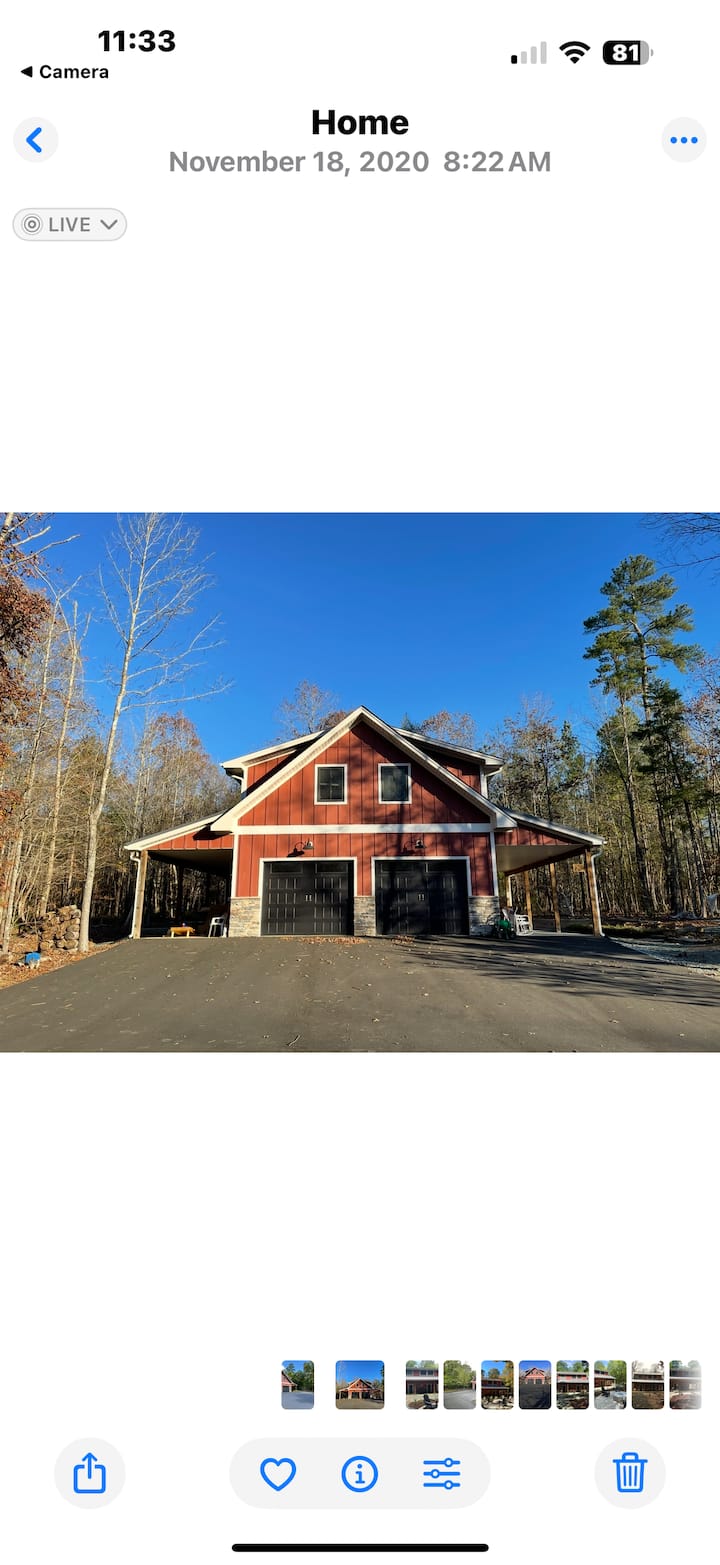 Carriage House-32 Acre Wooded Lot & Trails & Pond - Hillsborough, NC