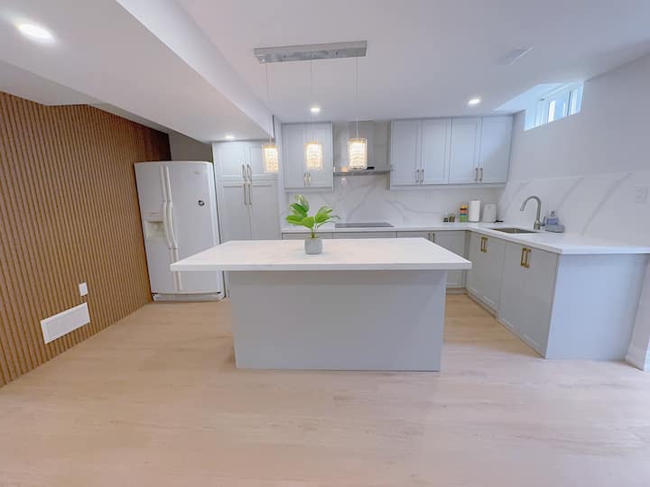 Richmond Hill Bright Cozy 2b2b Basement Suite - Ontario