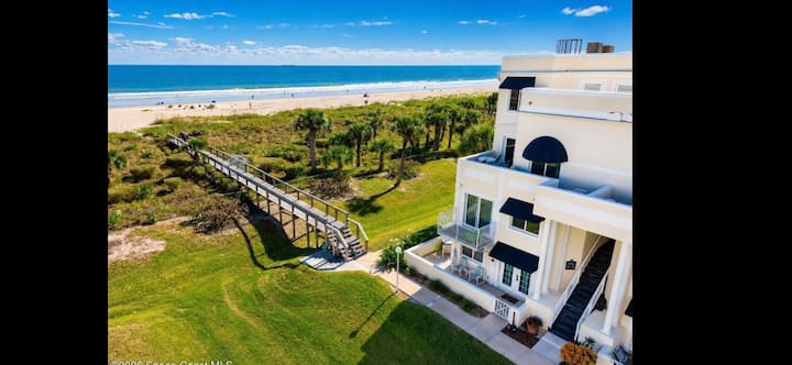 Wake Up To The Waves-beautiful Oceanfront Condo - Cape Canaveral, FL