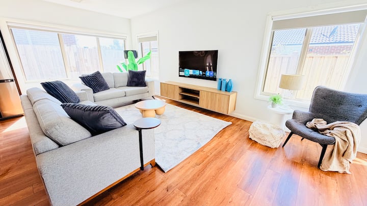 Spacious Home Away From Home - Donnybrook