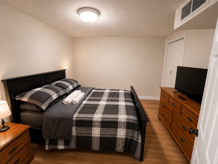 1 Bedroom Suite (Near The Airport) - Brampton