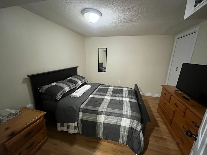 1 Bedroom & Bath Suite (Near The Airport) - Brampton