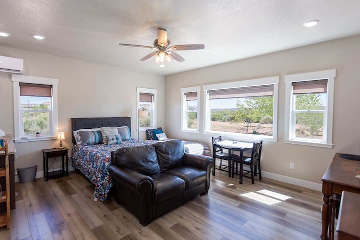 Zion-area Casita – Pet Friendly & 5 Min To Kanab - Fredonia, AZ