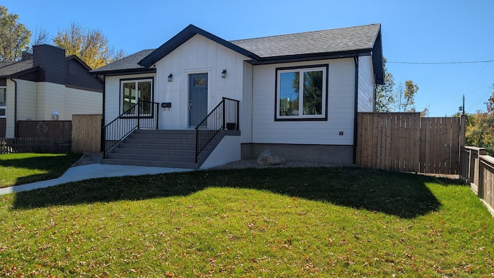 Hide Away Home - Lethbridge