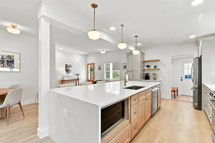 Quiet & Central | Updated Winter Park Bungalow - 윈터파크