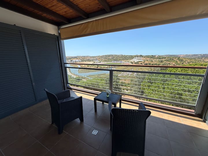 Riverside Living | Vista Rio Com Piscina - Lagos