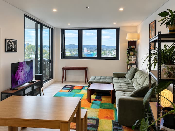 Sunlit 15th-floor 2br | Balcony + Parking - Central Coast
