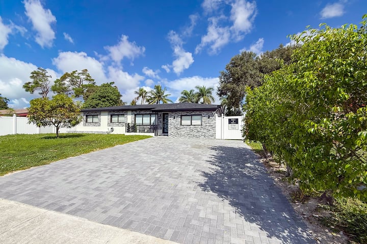 |Central Ftl Haven| Poolgrillcasinofamily Fun - Fort Lauderdale