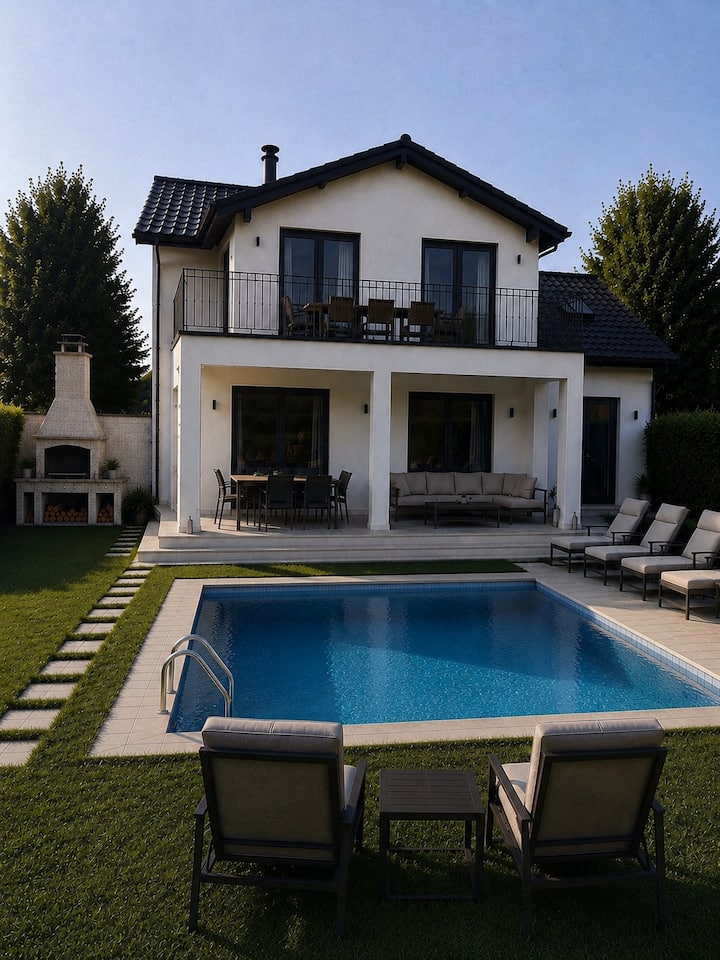 Doğayla İç İçE | ÖZel Havuzlu, Geniş Bahçeli Villa - Kartepe