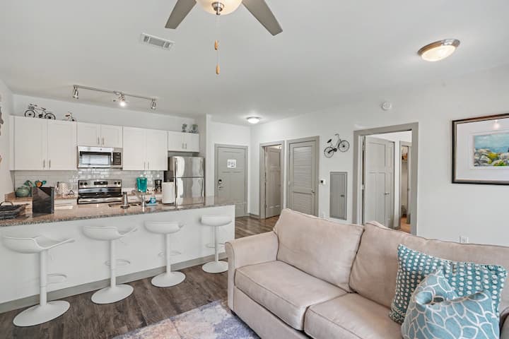 Steps From Riverfront 1 Bed Condo - Chattanooga, TN
