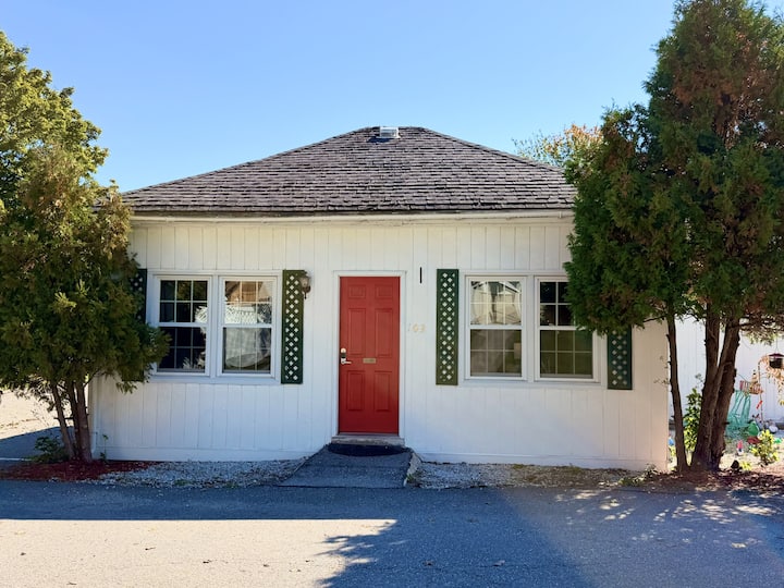 Charming 2 Queen Kitchenette In Midcoast Maine! - Rockland, ME