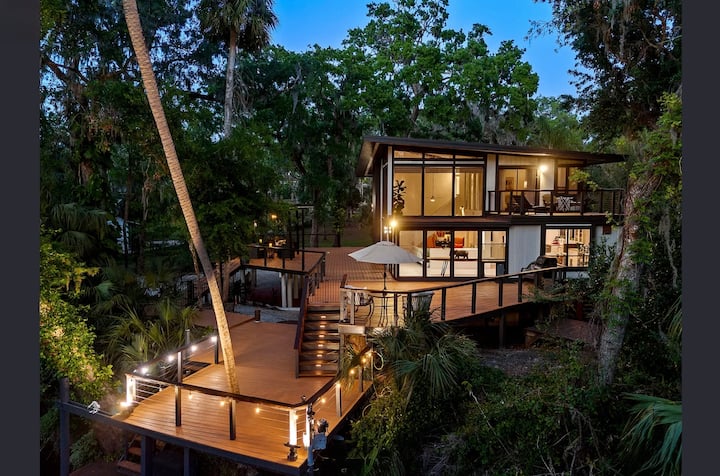 Riverfront Escape - Tampa, FL