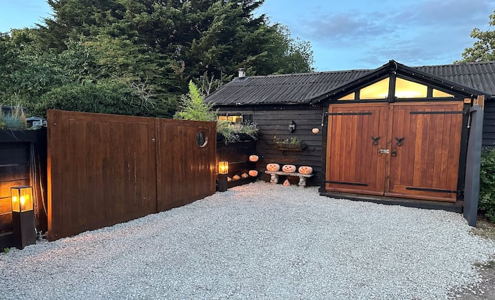 Hagrid's Hunting Lodge - Hertfordshire
