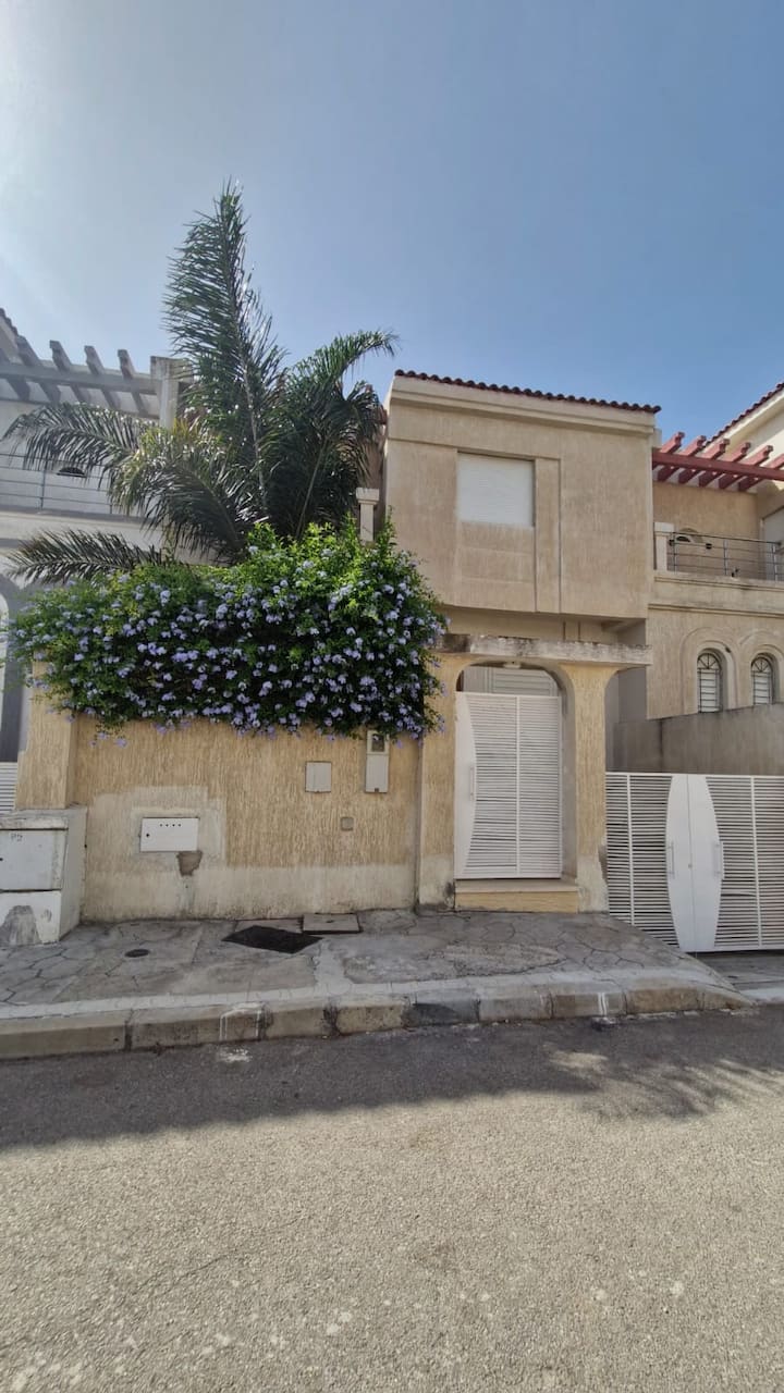 Belle Villa Familiale Au Calme Avec Terrasse - Tanger