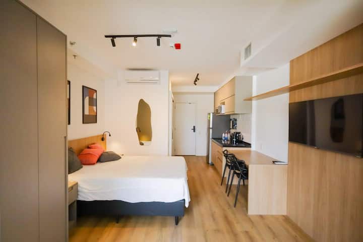 Fully Equipped Studio Next To Borba Gato Station - São Paulo