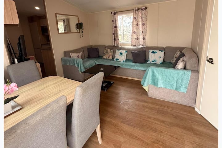 4-bed Static In Great Yarmouth - 