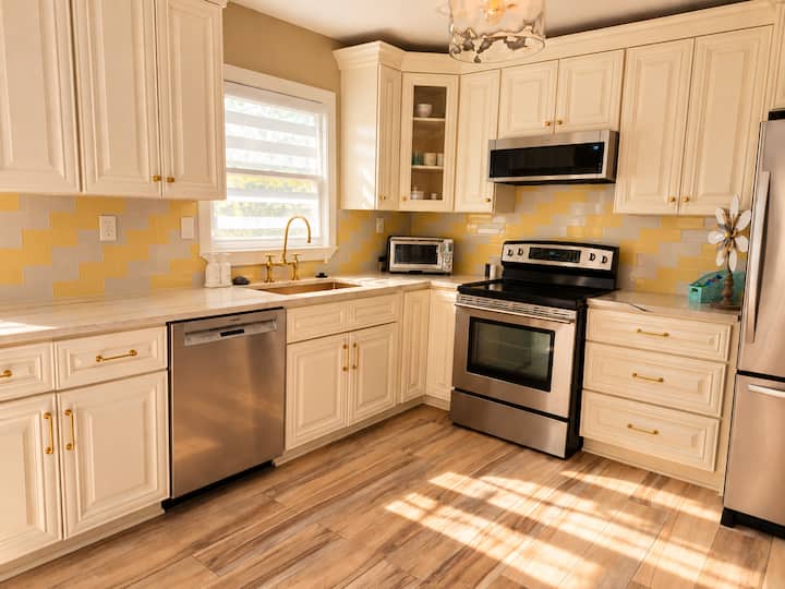 Bright & Comfy Retreat Minutes From Atl Airport - Hartsfield-Jackson Atlanta Airport (ATL)