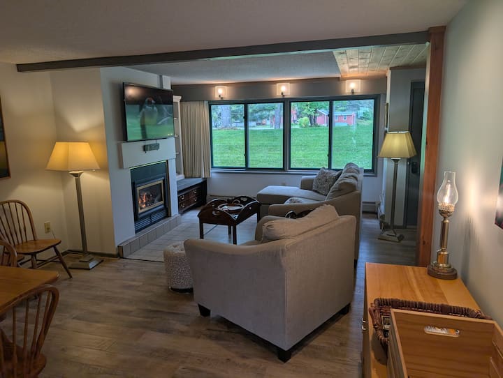 Perfect Adult Couples Retreat. 2-king Bedrooms - Stowe, VT