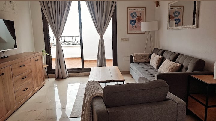 Elegante ÁTico Con Dos Terreza,muy Tranquilo - Torremolinos