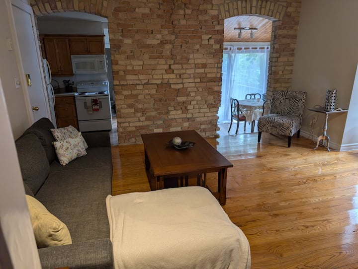 2bdr Apartment With A Private Treetop Deck - London, ON, Canada