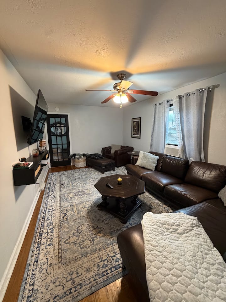 Quiet Neighborhood Place With 2br And Deck - Turtle, West Mifflin
