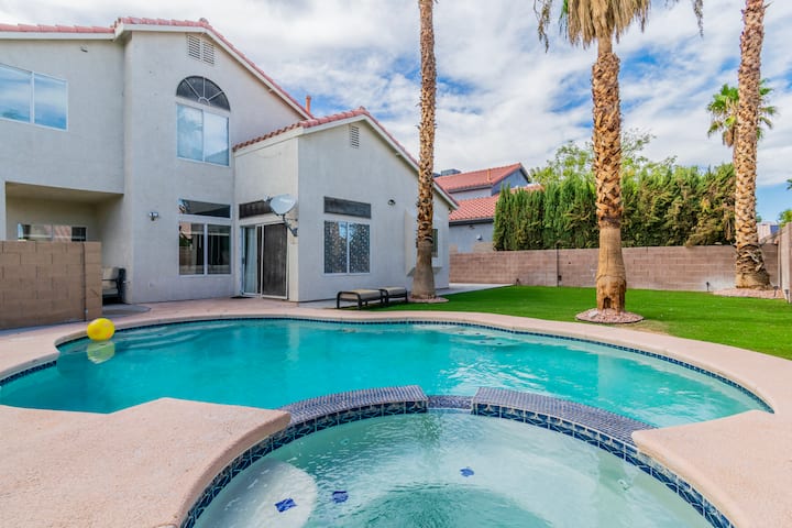 5br Vegas Getaway | Pool, Spa & Bbq - North Las Vegas, NV